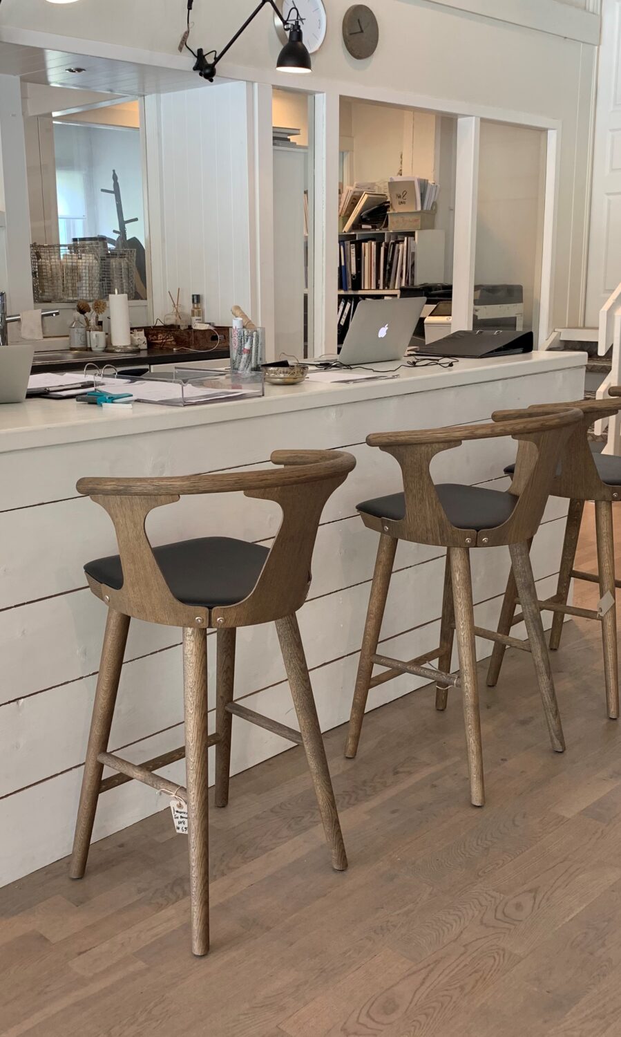 &Tradition In Between Bar stol SK8 med Silk aneline skinn sete kr 6395 ...