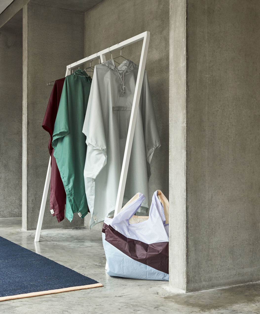 Hay Loop stand Wardrobe - White. 130x60cm Høyde 150cm - Ølen Møbel