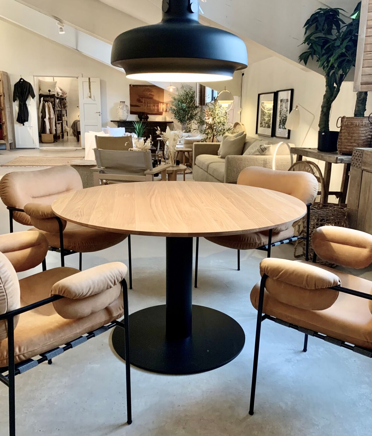 &Tradition In Between SK12 - Oiled Oak. Ø120cm høyde 73cm. - Ølen Møbel