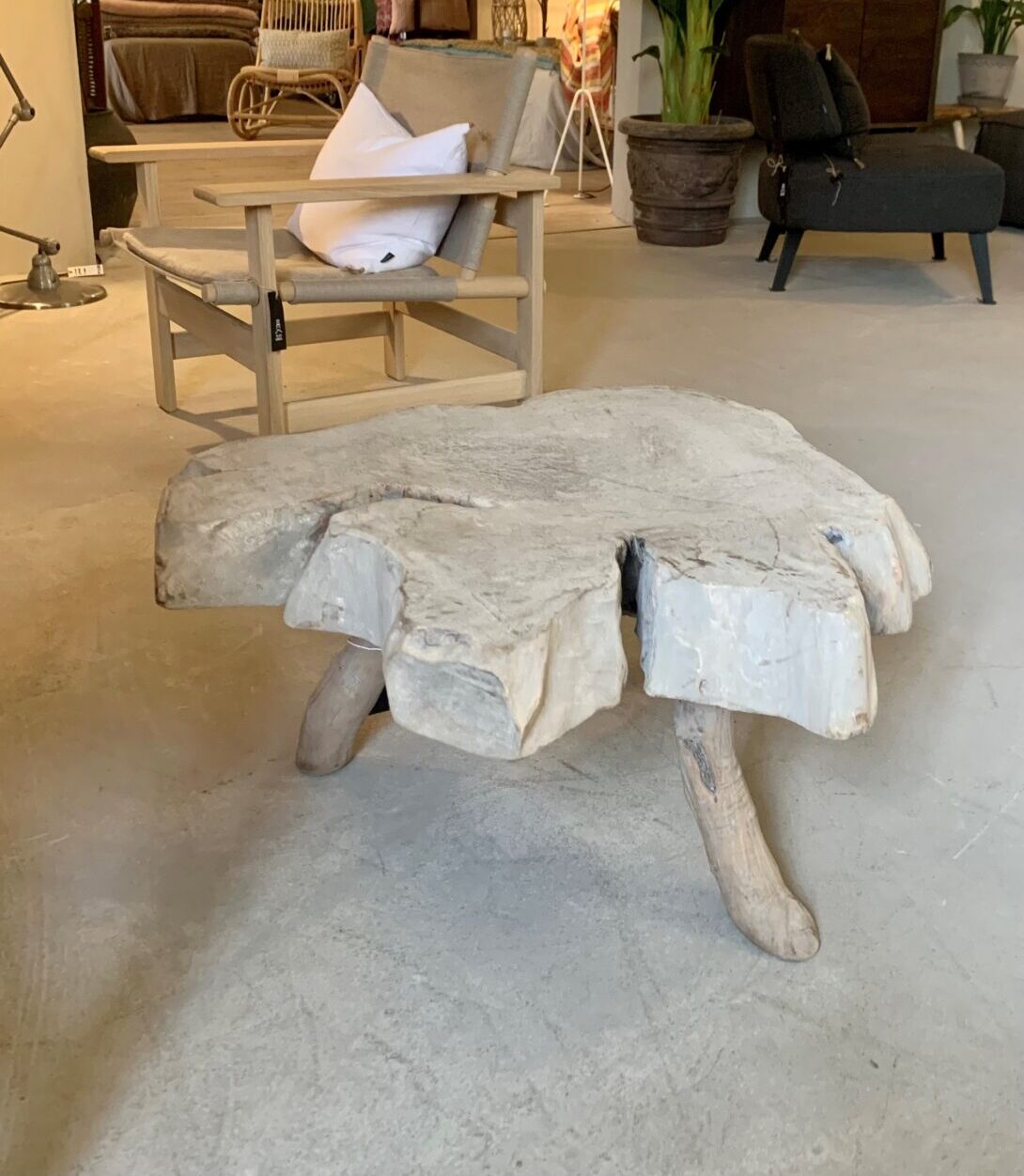 Vintage Stubbe bord. 70x80cm. Høyde 39cm. SOLGT - Ølen Møbel