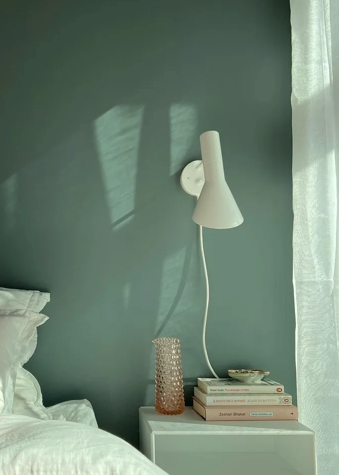 Louis Poulsen AJ VEGG - Hvit struktur. - Ølen Møbel